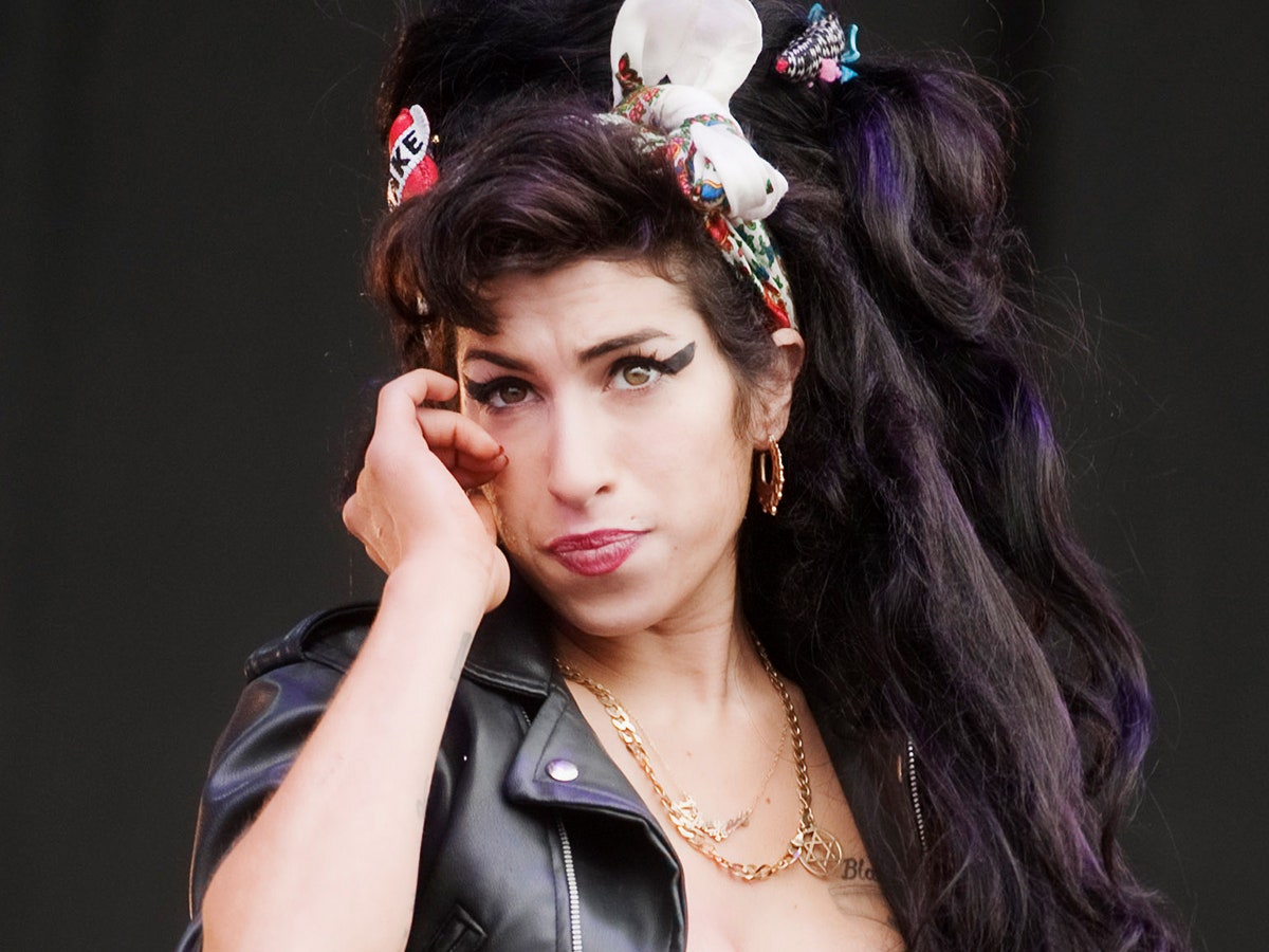 Efemérides Halley: 10 años sin Amy Winehouse | Radio Halley 99.7